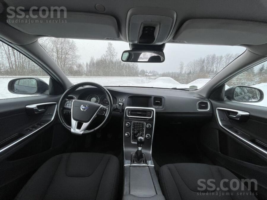 Pelēks Volvo S60 2012 Cēsis, ar dzinēja tilpumu 1.60 L un nobraukumu 0 tūkst. km par 5950 €, foto 9 vietnē AUTOMOTO.COM.LV