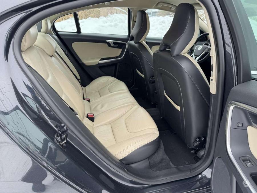 Pelēks Volvo S60 2012 Gargždai, ar dzinēja tilpumu 2.00 L un nobraukumu 358 tūkst. km par 5999 €, foto 5 vietnē AUTOMOTO.COM.LV