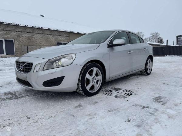 Grey Volvo S60 2012 in Taurage, with an engine capacity of 1.98 L and mileage of 157 thousand km for 5400 €, photo 1 on AUTOMOTO.COM.LV