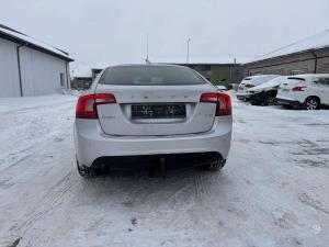 Pelēks Volvo S60 2012 Tauragė, ar dzinēja tilpumu 1.98 L un nobraukumu 157 tūkst. km par 5400 €, foto 5 vietnē AUTOMOTO.COM.LV
