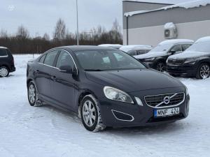 Grey Volvo S60 2012 in Siauliai, with an engine capacity of 1.56 L and mileage of 275 thousand km for 5200 €, photo 3 on AUTOMOTO.COM.LV