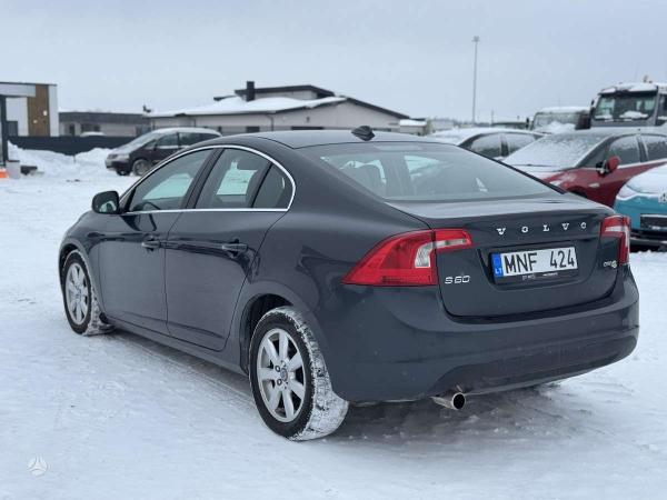 Pelēks Volvo S60 2012 Šauļi, ar dzinēja tilpumu 1.56 L un nobraukumu 275 tūkst. km par 5200 €, foto 6 vietnē AUTOMOTO.COM.LV