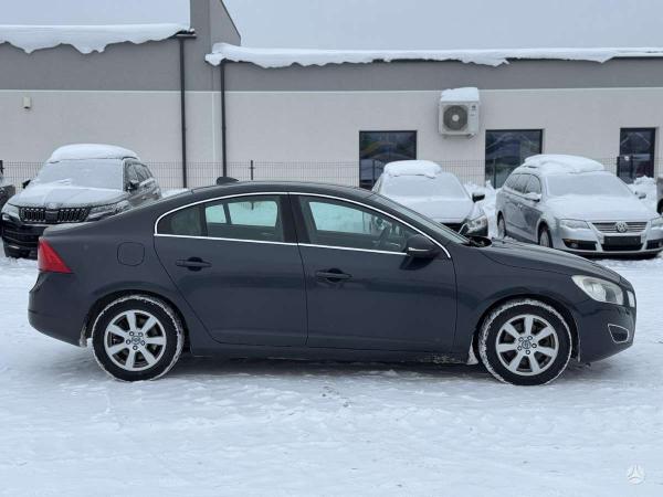 Pelēks Volvo S60 2012 Šauļi, ar dzinēja tilpumu 1.56 L un nobraukumu 275 tūkst. km par 5200 €, foto 7 vietnē AUTOMOTO.COM.LV