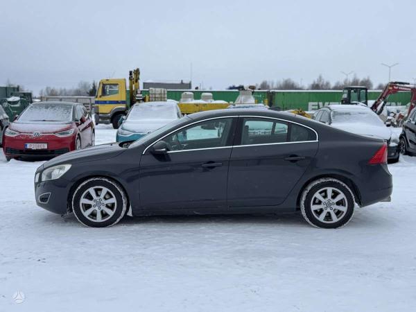 Pelēks Volvo S60 2012 Šauļi, ar dzinēja tilpumu 1.56 L un nobraukumu 275 tūkst. km par 5200 €, foto 8 vietnē AUTOMOTO.COM.LV