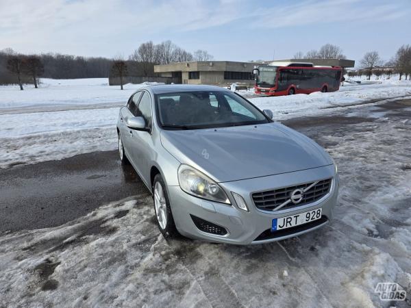 Pelēks Volvo S60 2012 Kauņa, ar dzinēja tilpumu 2.00 L un nobraukumu 261 tūkst. km par 5900 €, foto 3 vietnē AUTOMOTO.COM.LV