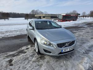 Pelēks Volvo S60 2012 Kauņa, ar dzinēja tilpumu 2.00 L un nobraukumu 261 tūkst. km par 5900 €, foto 3 vietnē AUTOMOTO.COM.LV