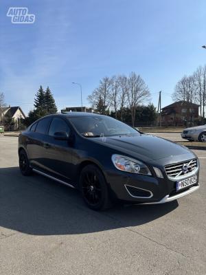 Grey Volvo S60 2012 in Kaunas, with an engine capacity of 2.50 L and mileage of 333 thousand km for 8300 €, photo 2 on AUTOMOTO.COM.LV