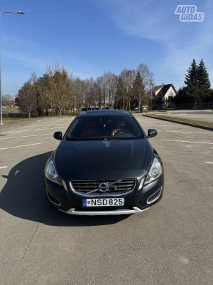 Grey Volvo S60 2012 in Kaunas, with an engine capacity of 2.50 L and mileage of 333 thousand km for 8300 €, photo 5 on AUTOMOTO.COM.LV