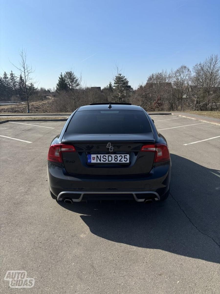 Grey Volvo S60 2012 in Kaunas, with an engine capacity of 2.50 L and mileage of 333 thousand km for 8300 €, photo 6 on AUTOMOTO.COM.LV