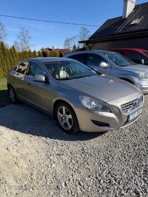 Grey Volvo S60 2012 in Tallinn, with an engine capacity of 2.00 L and mileage of 178 thousand km for 6700 €, photo  on AUTOMOTO.COM.LV