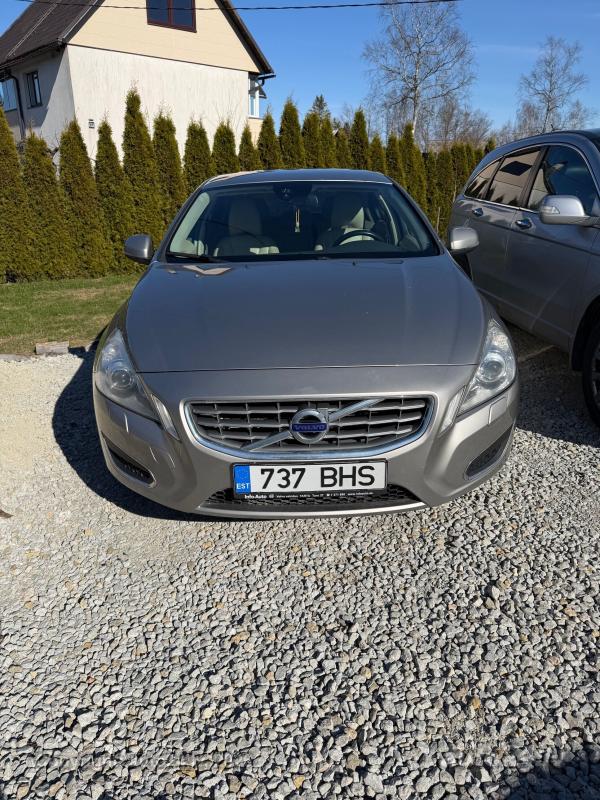 Grey Volvo S60 2012 in Tallinn, with an engine capacity of 2.00 L and mileage of 178 thousand km for 6700 €, photo 2 on AUTOMOTO.COM.LV