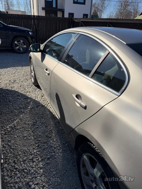 Grey Volvo S60 2012 in Tallinn, with an engine capacity of 2.00 L and mileage of 178 thousand km for 6700 €, photo 3 on AUTOMOTO.COM.LV
