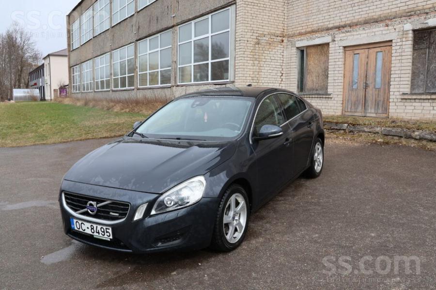Pelēks Volvo S60 2012 Talsi, ar dzinēja tilpumu 2.00 L un nobraukumu 252 tūkst. km par 6200 €, foto 1 vietnē AUTOMOTO.COM.LV