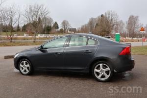 Pelēks Volvo S60 2012 Talsi, ar dzinēja tilpumu 2.00 L un nobraukumu 252 tūkst. km par 6200 €, foto 3 vietnē AUTOMOTO.COM.LV