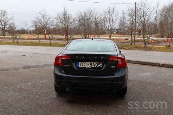 Pelēks Volvo S60 2012 Talsi, ar dzinēja tilpumu 2.00 L un nobraukumu 252 tūkst. km par 6200 €, foto 4 vietnē AUTOMOTO.COM.LV
