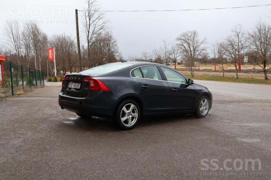 Pelēks Volvo S60 2012 Talsi, ar dzinēja tilpumu 2.00 L un nobraukumu 252 tūkst. km par 6200 €, foto 6 vietnē AUTOMOTO.COM.LV