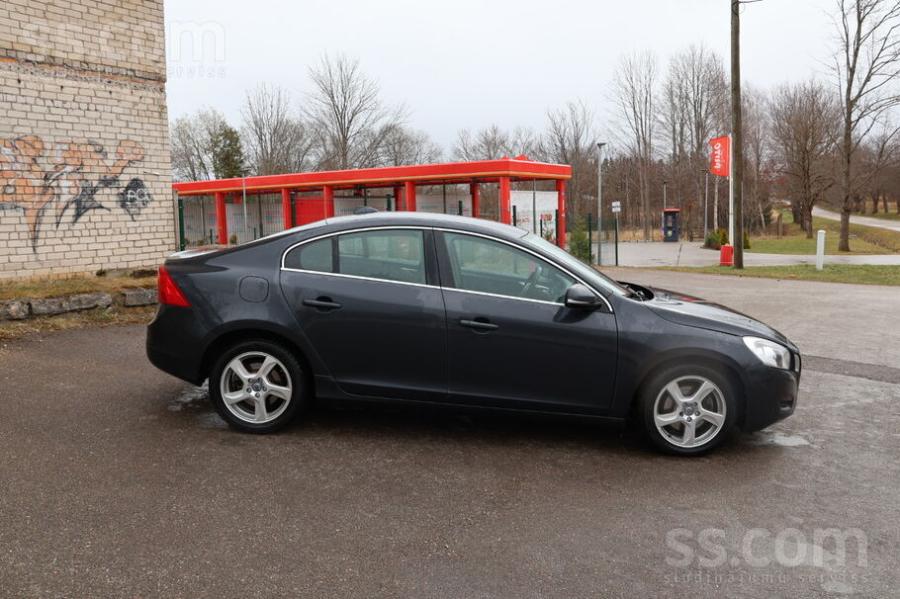 Pelēks Volvo S60 2012 Talsi, ar dzinēja tilpumu 2.00 L un nobraukumu 252 tūkst. km par 6200 €, foto 7 vietnē AUTOMOTO.COM.LV