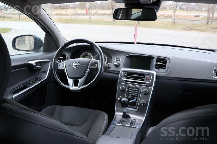 Pelēks Volvo S60 2012 Talsi, ar dzinēja tilpumu 2.00 L un nobraukumu 252 tūkst. km par 6200 €, foto 10 vietnē AUTOMOTO.COM.LV