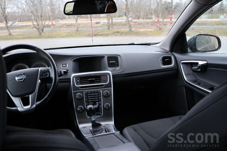 Pelēks Volvo S60 2012 Talsi, ar dzinēja tilpumu 2.00 L un nobraukumu 252 tūkst. km par 6200 €, foto 11 vietnē AUTOMOTO.COM.LV