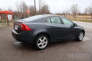 Pelēks Volvo S60 2012 Talsi, ar dzinēja tilpumu 2.00 L un nobraukumu 252 tūkst. km par 6200 €, foto 13 vietnē AUTOMOTO.COM.LV