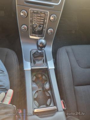Pelēks Volvo S60 2012 Pērnava, ar dzinēja tilpumu 1.60 L un nobraukumu 198 tūkst. km par 5600 €, foto 8 vietnē AUTOMOTO.COM.LV