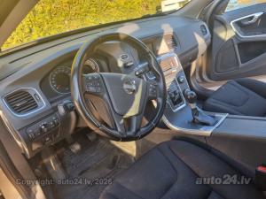 Pelēks Volvo S60 2012 Pērnava, ar dzinēja tilpumu 1.60 L un nobraukumu 198 tūkst. km par 5600 €, foto 14 vietnē AUTOMOTO.COM.LV