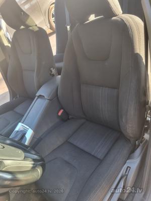 Pelēks Volvo S60 2012 Pērnava, ar dzinēja tilpumu 1.60 L un nobraukumu 198 tūkst. km par 5600 €, foto 15 vietnē AUTOMOTO.COM.LV
