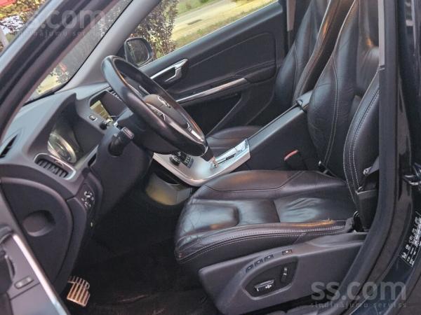 Grey Volvo S60 2012 in Jelgava, with an engine capacity of 2.40 L and mileage of 281 thousand km for 5600 €, photo 6 on AUTOMOTO.COM.LV