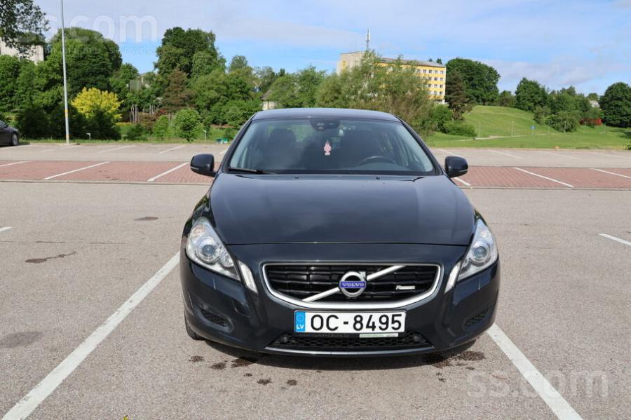 Pelēks Volvo S60 2012 Talsi, ar dzinēja tilpumu 2.00 L un nobraukumu 256 tūkst. km par 4999 €, foto 8 vietnē AUTOMOTO.COM.LV