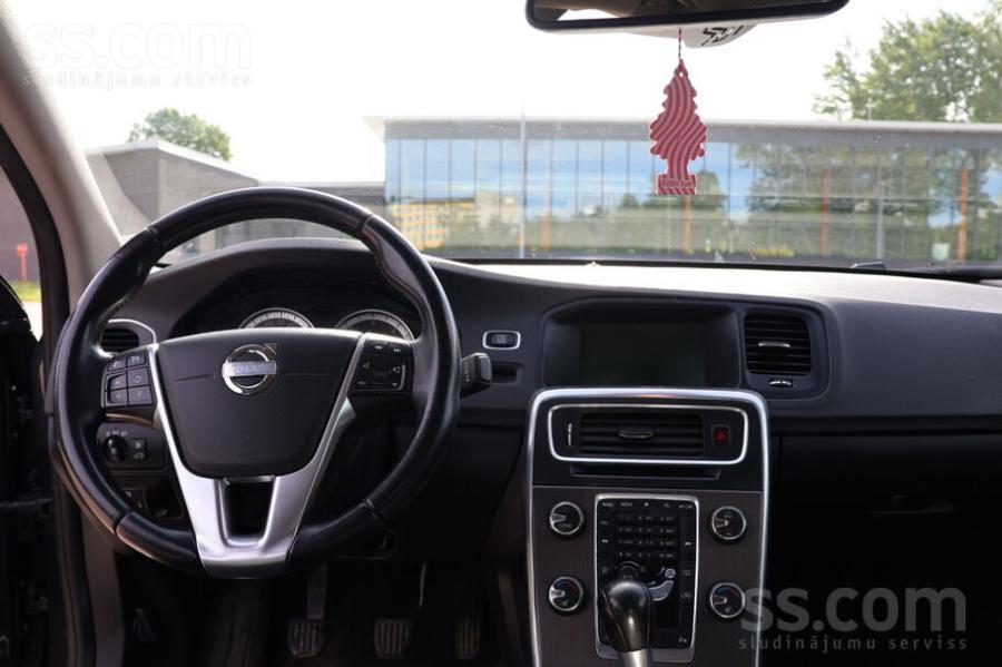 Pelēks Volvo S60 2012 Talsi, ar dzinēja tilpumu 2.00 L un nobraukumu 256 tūkst. km par 4999 €, foto 17 vietnē AUTOMOTO.COM.LV