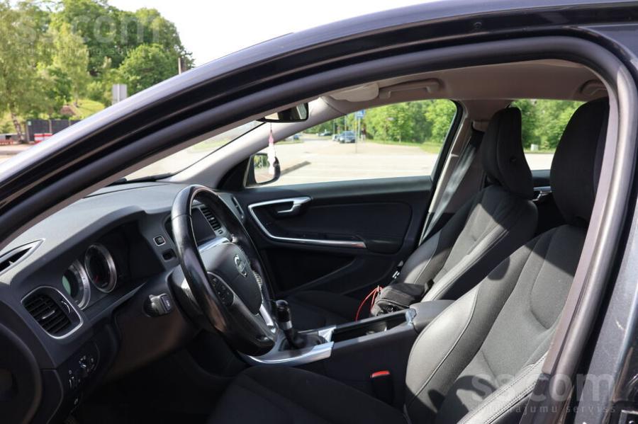 Pelēks Volvo S60 2012 Talsi, ar dzinēja tilpumu 2.00 L un nobraukumu 256 tūkst. km par 4999 €, foto 18 vietnē AUTOMOTO.COM.LV