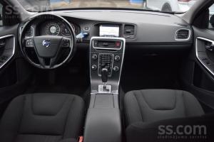 Pelēks Volvo S60 2012 Rīga, ar dzinēja tilpumu 1.60 L un nobraukumu 368 tūkst. km par 5500 €, foto 5 vietnē AUTOMOTO.COM.LV