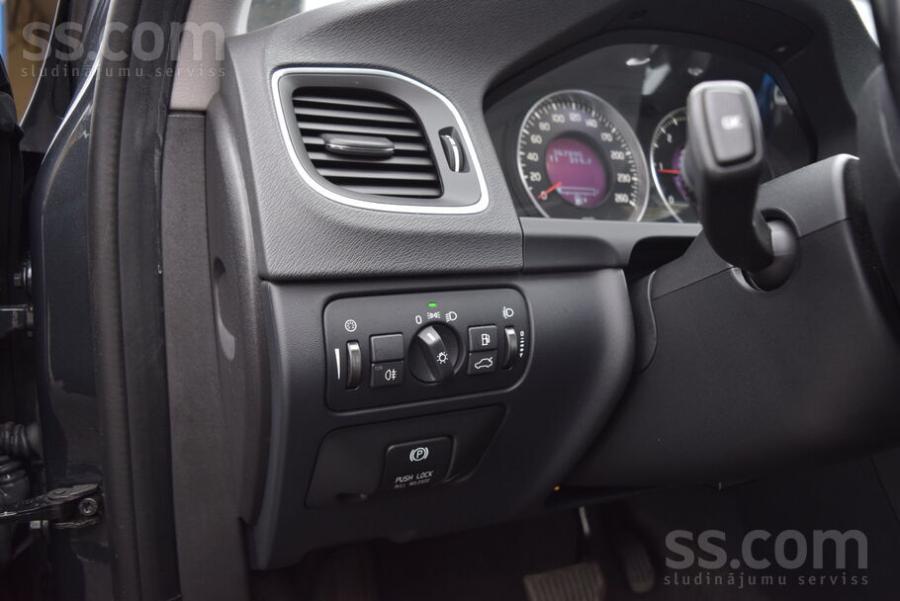 Pelēks Volvo S60 2012 Rīga, ar dzinēja tilpumu 1.60 L un nobraukumu 368 tūkst. km par 5500 €, foto 10 vietnē AUTOMOTO.COM.LV