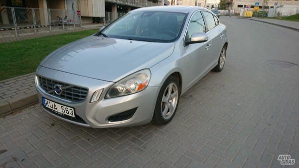Grey Volvo S60 2012 in Vilnius, with an engine capacity of 2.50 L and mileage of 132 thousand km for 5600 €, photo 1 on AUTOMOTO.COM.LV