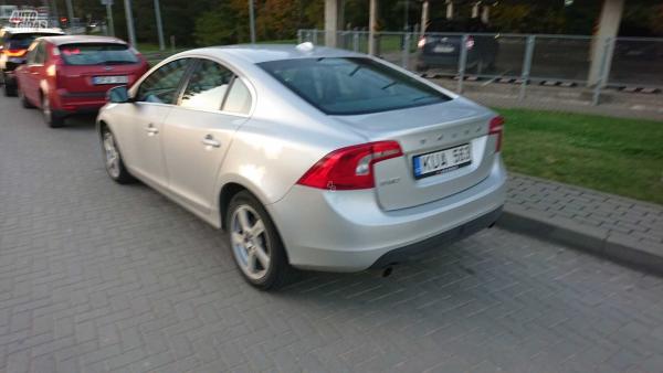 Grey Volvo S60 2012 in Vilnius, with an engine capacity of 2.50 L and mileage of 132 thousand km for 5600 €, photo 3 on AUTOMOTO.COM.LV