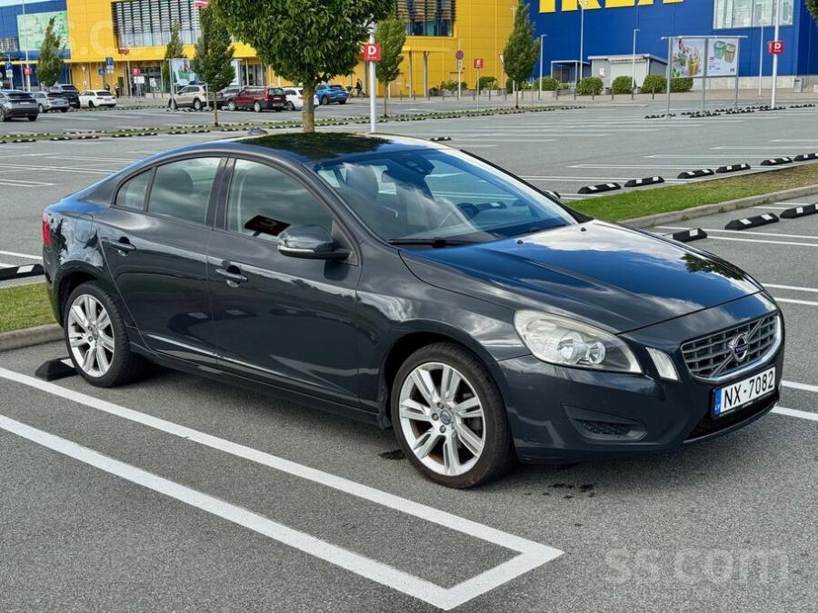 Grey Volvo S60 2012 in Riga, with an engine capacity of 1.60 L and mileage of 0 thousand km for 5990 €, photo 3 on AUTOMOTO.COM.LV
