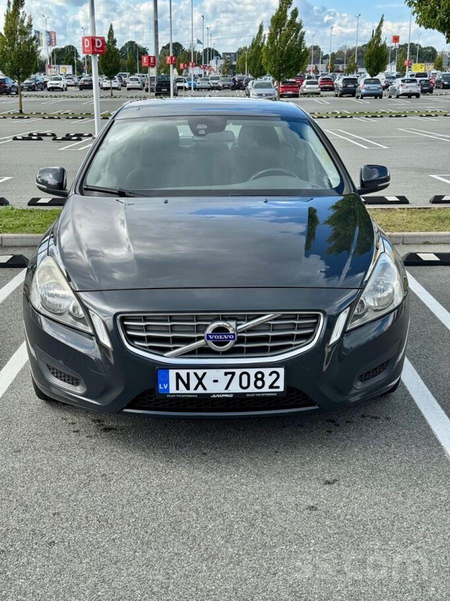 Grey Volvo S60 2012 in Riga, with an engine capacity of 1.60 L and mileage of 0 thousand km for 5990 €, photo 6 on AUTOMOTO.COM.LV
