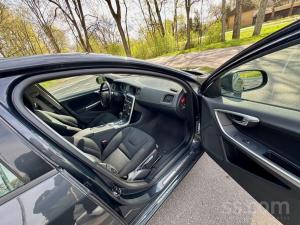 Grey Volvo S60 2012 in Riga, with an engine capacity of 1.60 L and mileage of 0 thousand km for 5990 €, photo 9 on AUTOMOTO.COM.LV