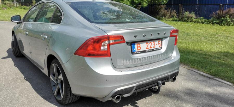 Grey Volvo S60 2012 in Riga, with an engine capacity of 1.60 L and mileage of 236 thousand km for 7950 €, photo 8 on AUTOMOTO.COM.LV