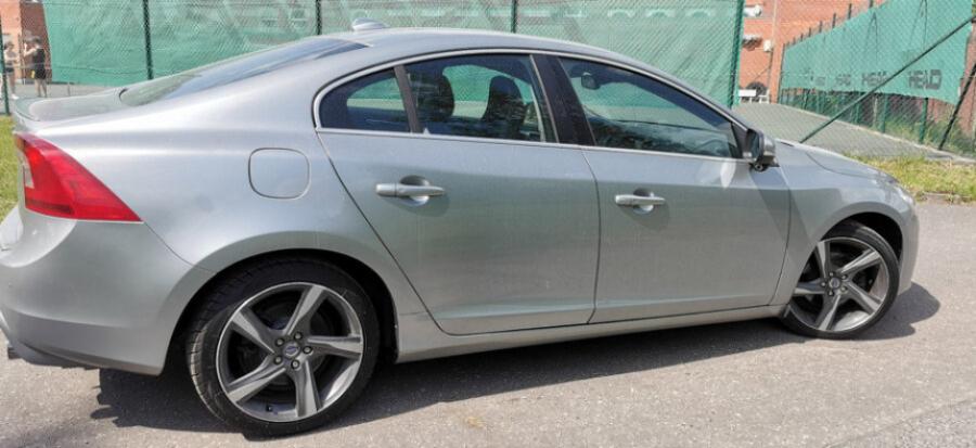 Grey Volvo S60 2012 in Riga, with an engine capacity of 1.60 L and mileage of 236 thousand km for 7950 €, photo 11 on AUTOMOTO.COM.LV
