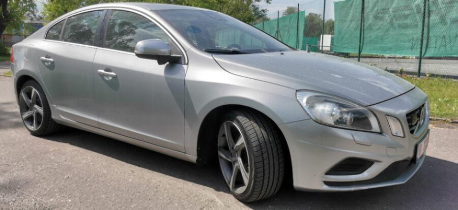 Grey Volvo S60 2012 in Riga, with an engine capacity of 1.60 L and mileage of 236 thousand km for 7950 €, photo 13 on AUTOMOTO.COM.LV