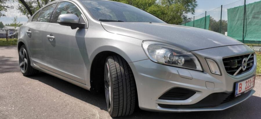 Grey Volvo S60 2012 in Riga, with an engine capacity of 1.60 L and mileage of 236 thousand km for 7950 €, photo 14 on AUTOMOTO.COM.LV