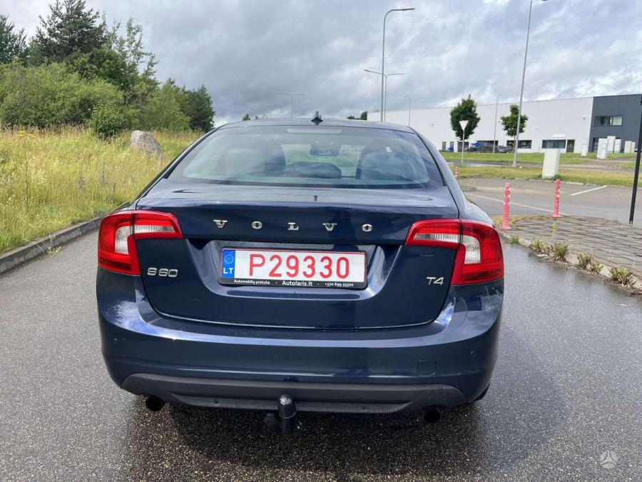 Grey Volvo S60 2012 in Vilnius, with an engine capacity of 1.60 L and mileage of 265 thousand km for 6200 €, photo 7 on AUTOMOTO.COM.LV