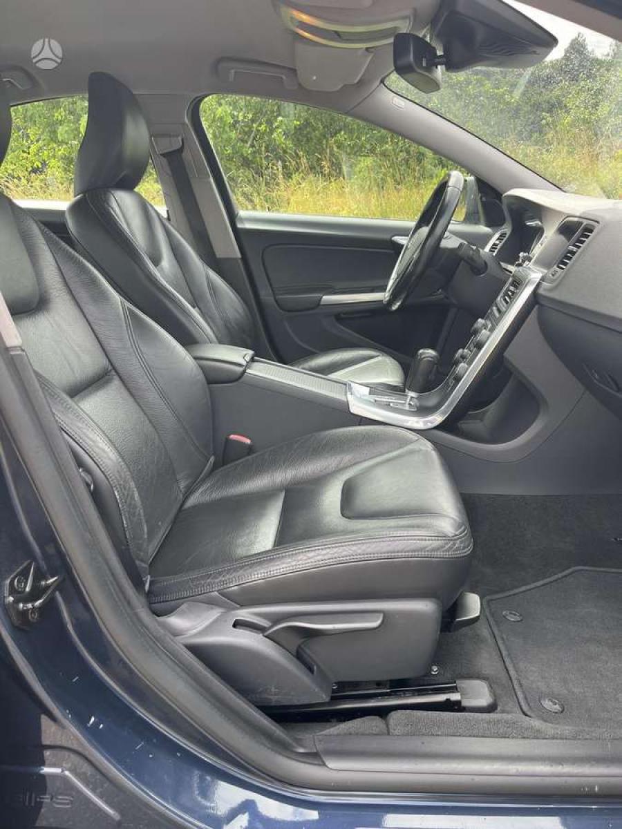 Grey Volvo S60 2012 in Vilnius, with an engine capacity of 1.60 L and mileage of 265 thousand km for 6200 €, photo 18 on AUTOMOTO.COM.LV