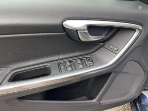 Grey Volvo S60 2012 in Vilnius, with an engine capacity of 1.60 L and mileage of 265 thousand km for 6200 €, photo 26 on AUTOMOTO.COM.LV