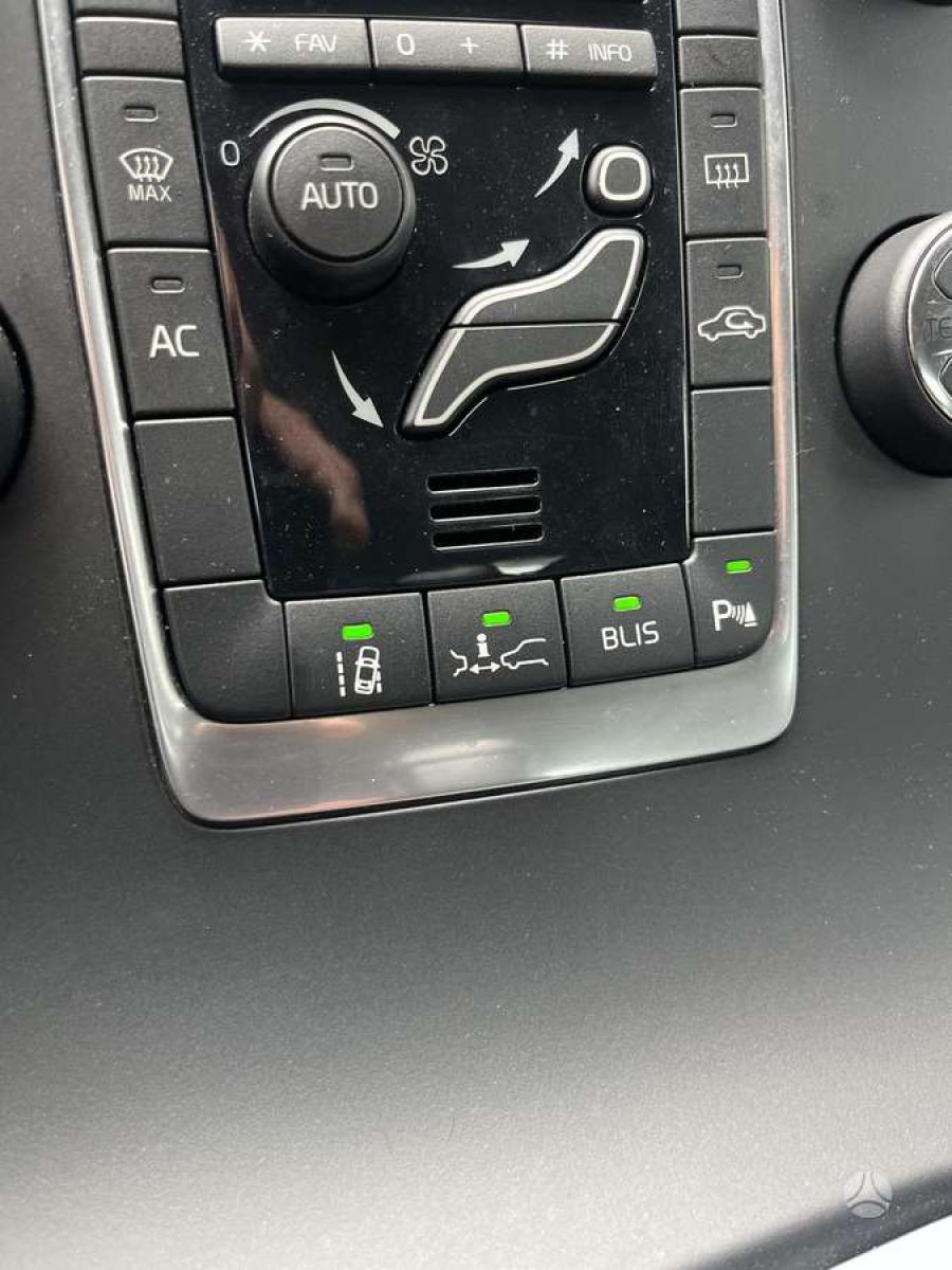 Grey Volvo S60 2012 in Vilnius, with an engine capacity of 1.60 L and mileage of 265 thousand km for 6200 €, photo 36 on AUTOMOTO.COM.LV