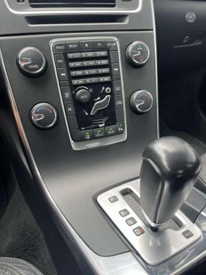 Grey Volvo S60 2012 in Vilnius, with an engine capacity of 1.60 L and mileage of 265 thousand km for 6200 €, photo 37 on AUTOMOTO.COM.LV