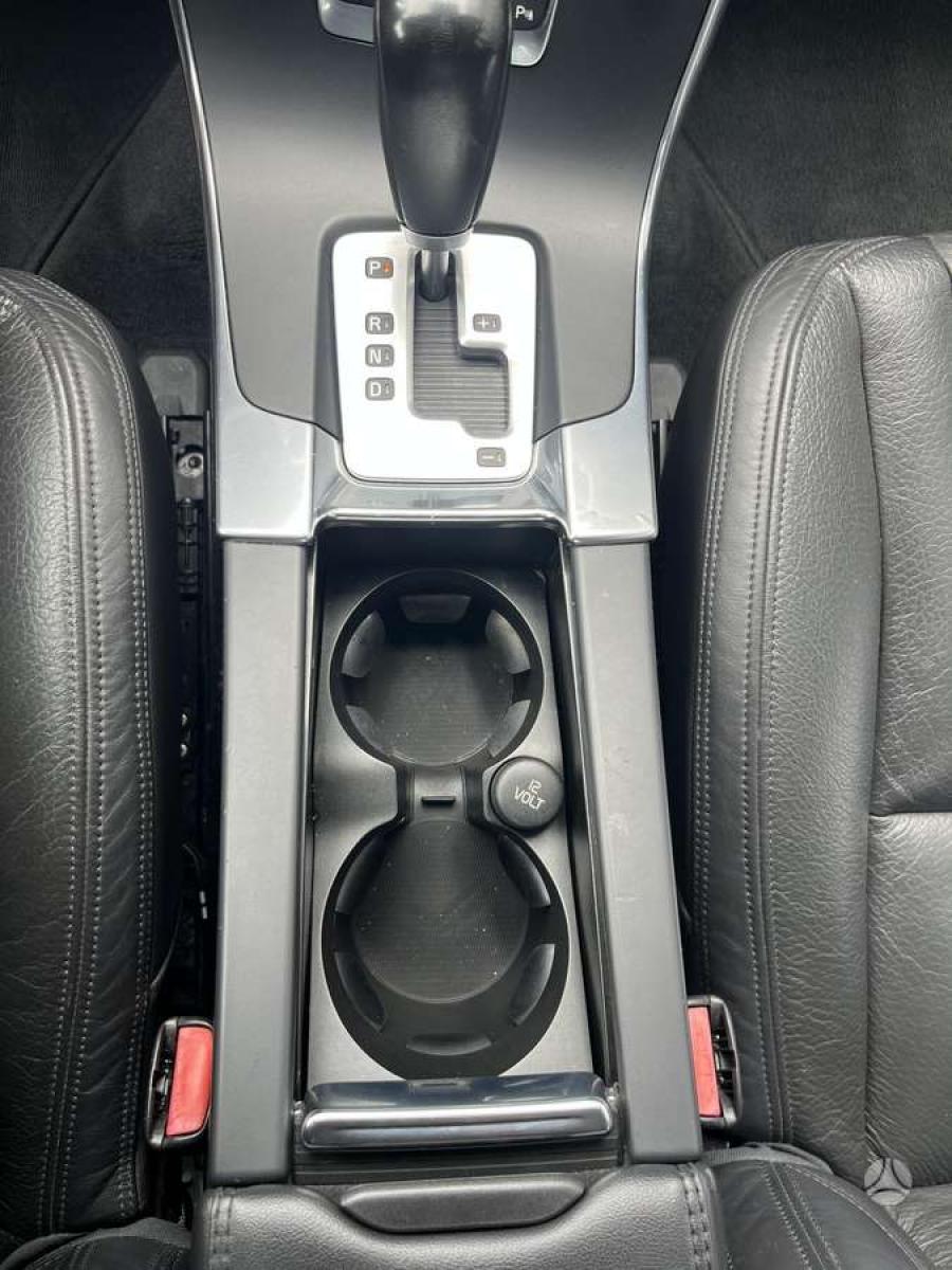 Grey Volvo S60 2012 in Vilnius, with an engine capacity of 1.60 L and mileage of 265 thousand km for 6200 €, photo 38 on AUTOMOTO.COM.LV