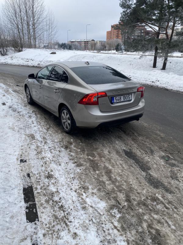 Grey Volvo S60 2012 in Tallinn, with an engine capacity of 1.60 L and mileage of 167 thousand km for 7000 €, photo 2 on AUTOMOTO.COM.LV