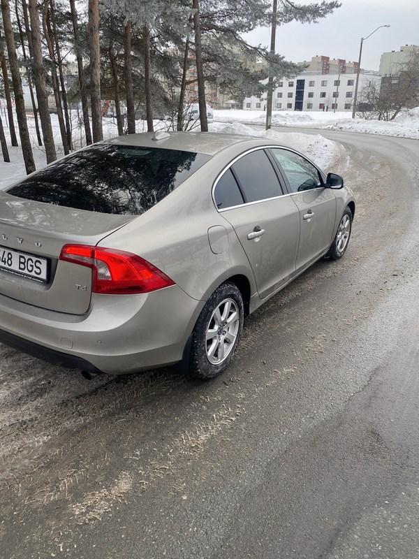 Grey Volvo S60 2012 in Tallinn, with an engine capacity of 1.60 L and mileage of 167 thousand km for 7000 €, photo 9 on AUTOMOTO.COM.LV